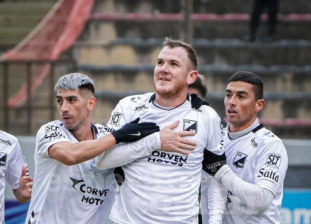 Video: el “Colo” Lesman hizo dos goles y le dio la victoria a su equipo